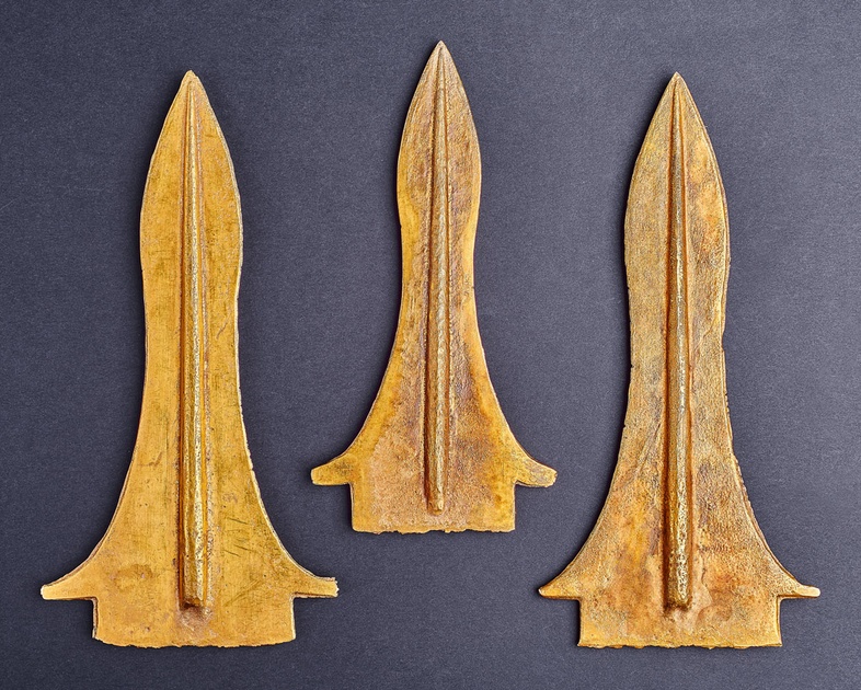Three daggers — Institute for the Study of the Ancient World